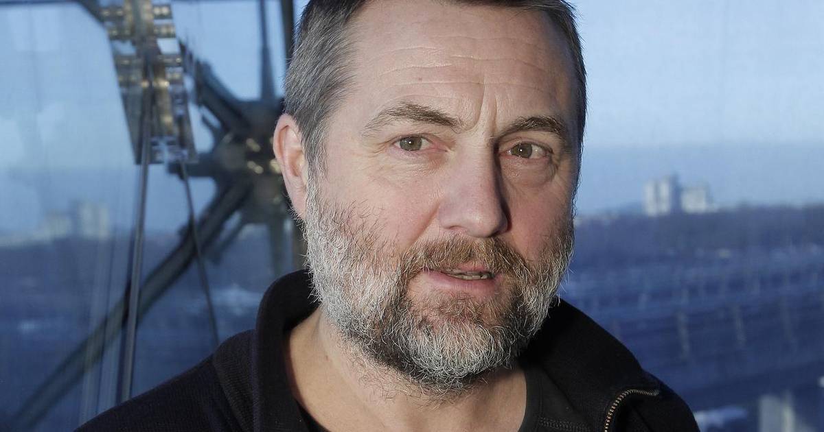 Han rører sit publikum på scene og skærm