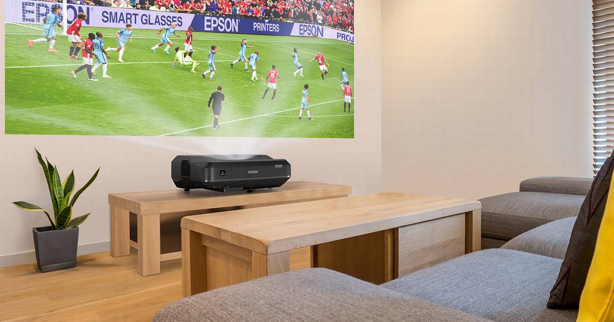 Test af tre ultra short-throw projektorer - Jyllands-Posten