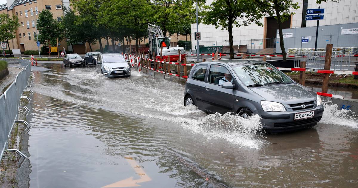 Kraftig regn bevæger sig hurtigt ind over Danmark