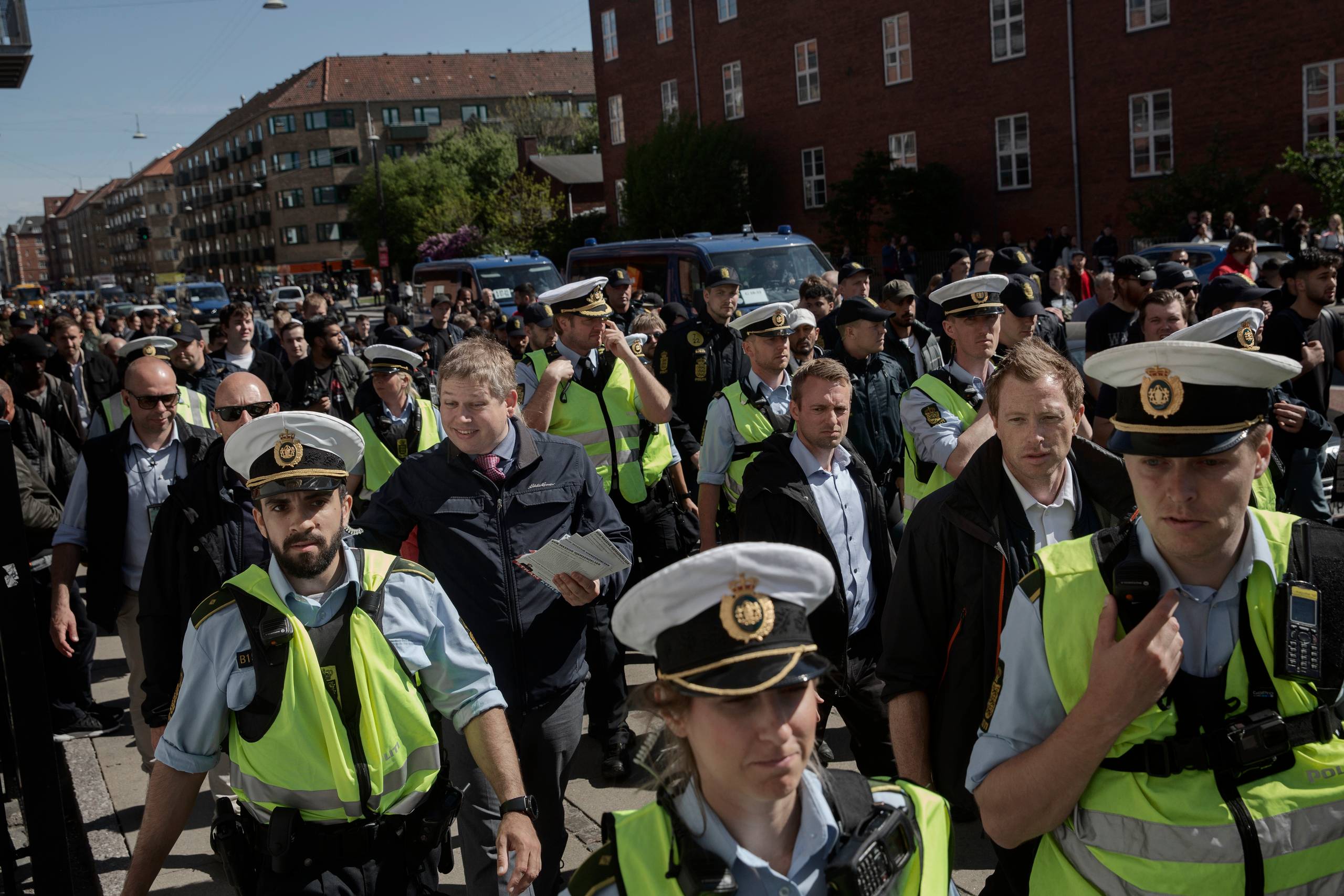 Antallet af overarbejdstimer i politiet er faldende - Jyllands-Posten