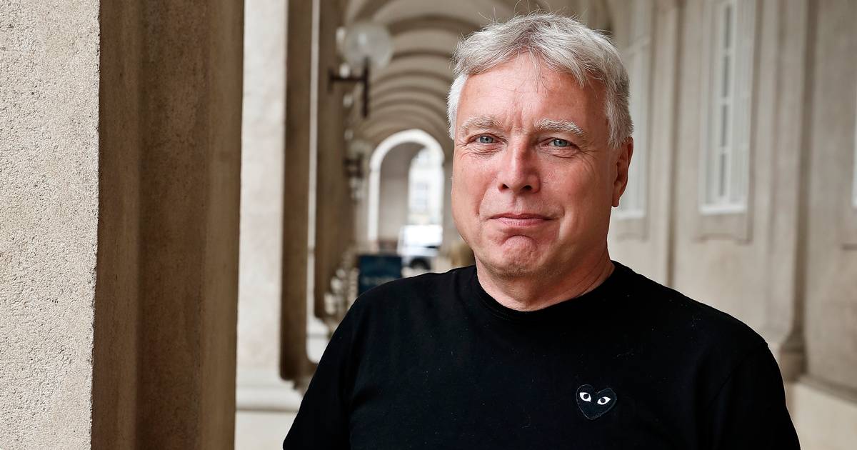 To sider af samme sag: Minister den ene dag, direktør den næste. Er det ...
