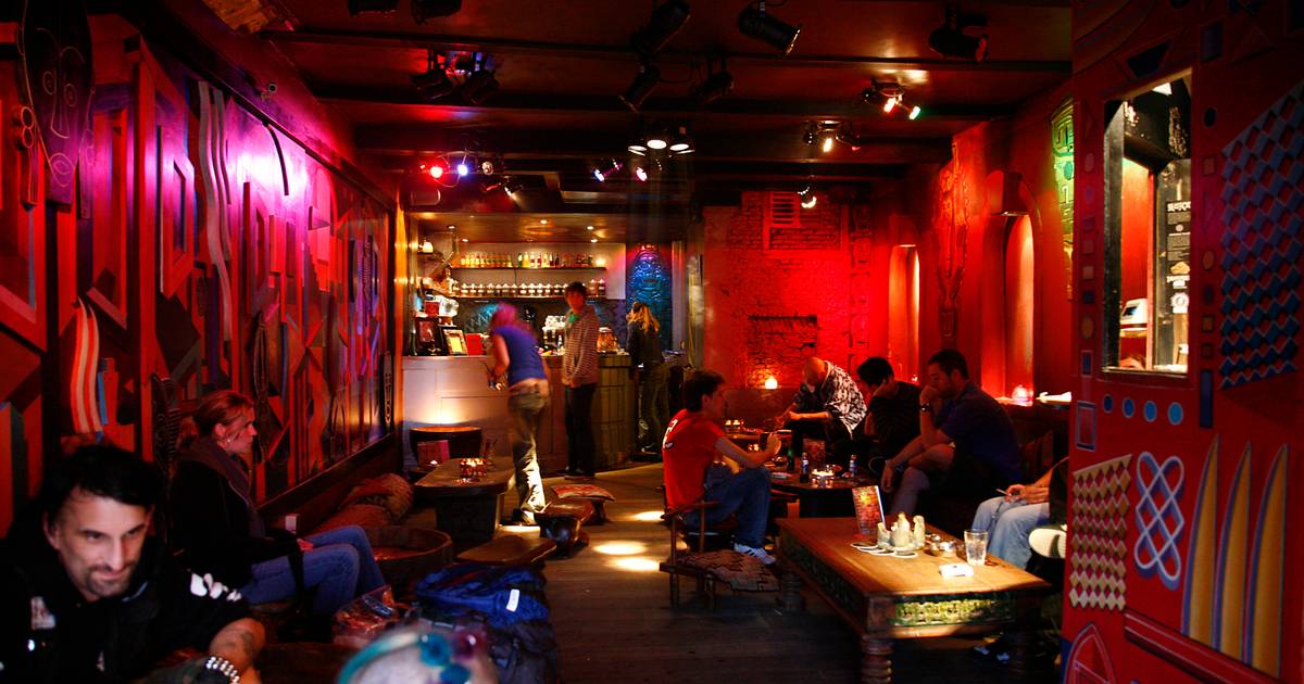 Snart kan det være slut med at ryge hash i Amsterdam - Jyllands-Posten