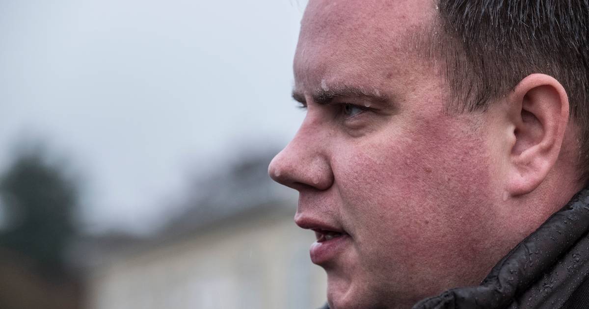 Martin Henriksen kritiseres for at dele billede af ansat i ...