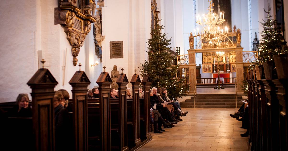 Præster, organister og korsangere i oprør: Luk kirkerne ligesom resten ...