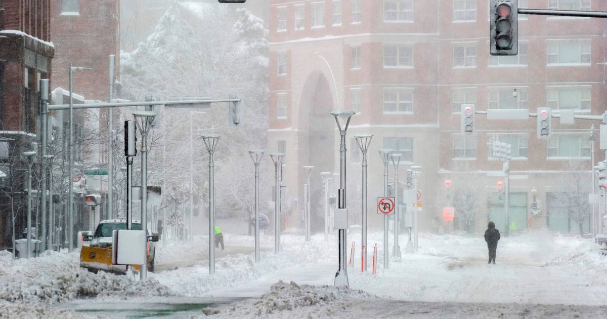 Massive mængder sne og regn rammer mange amerikanere Massive mængder sne og regn rammer mange amerikanere