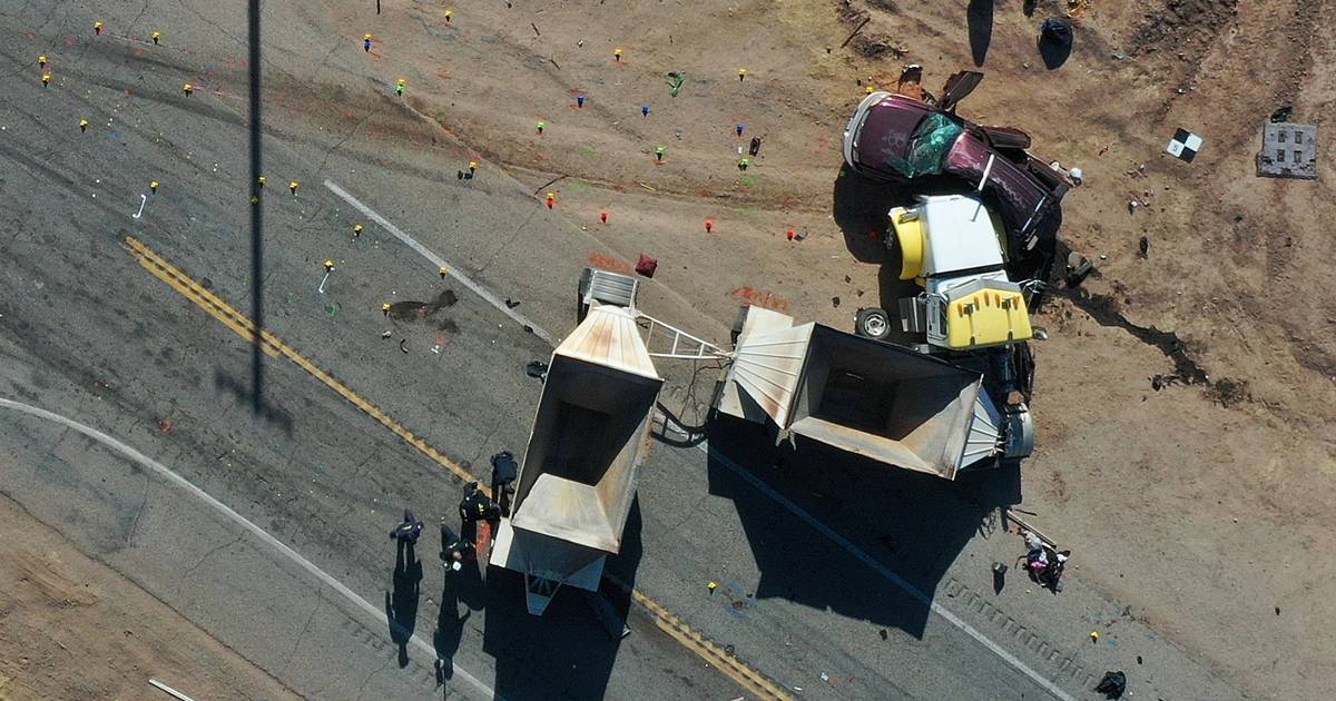 Mindst 13 omkommet i ulykke med overfyldt SUV i Californien - Jyllands ...