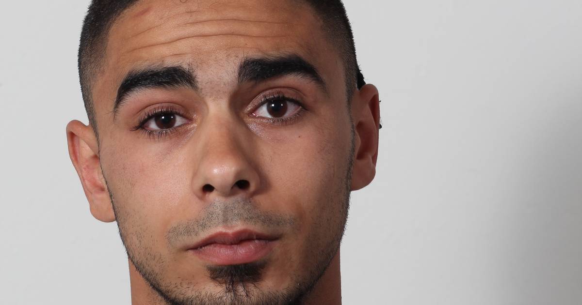 Fire mænd tiltalt for knivdrab, drabsforsøg, grov vold og trusler efter ...