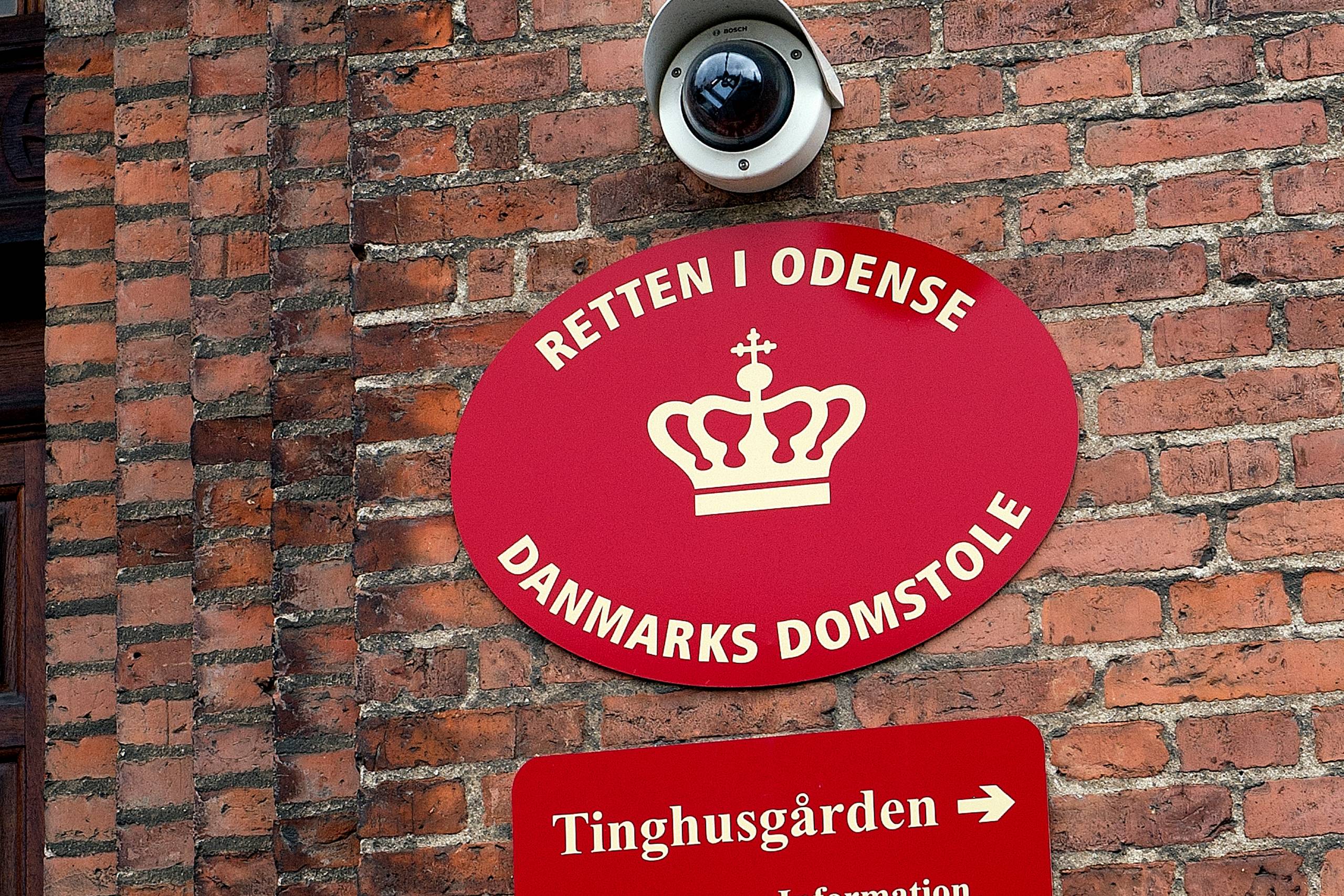 Knivdrab i Munkebo udløser 11 års fængsel og udvisning - Jyllands-Posten Knivdrab i Munkebo udløser 11 års fængsel og udvisning - Jyllands-Posten