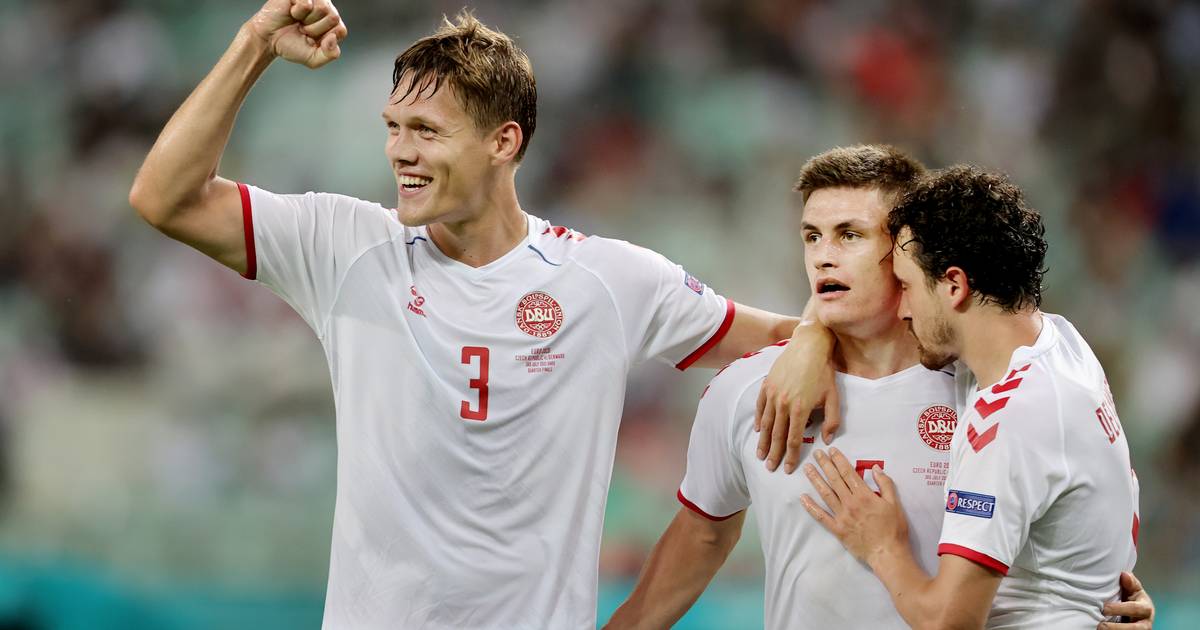 Vild finale-plan: Sådan vil DBU sende 1.000 fans fra Danmark til ...