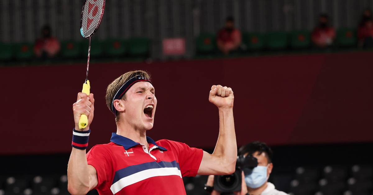 Viktor Axelsen spillede sig i OL-finalen med uventet besvær