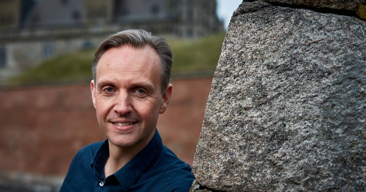 Shakespeare Festivalens kunstneriske leder lader op med havearbejde og ...