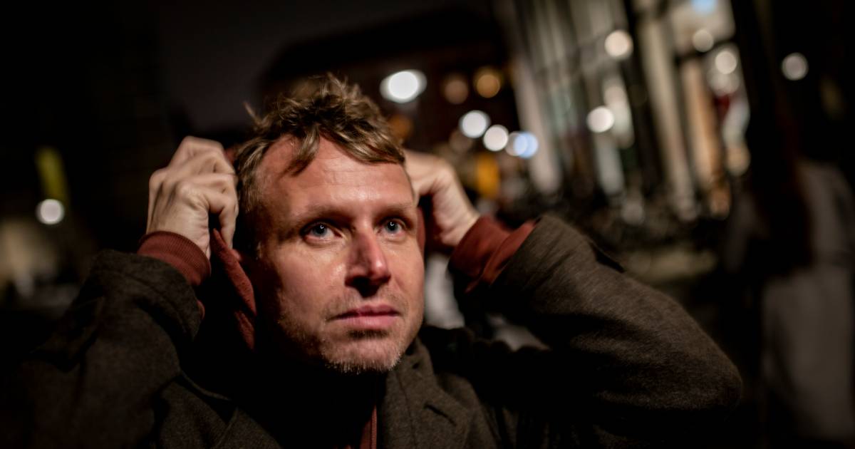 Der er for meget på tallerkenen i Tomas Lagermand Lundmes monolog ”Kærlig hilsen hadet” - Finans