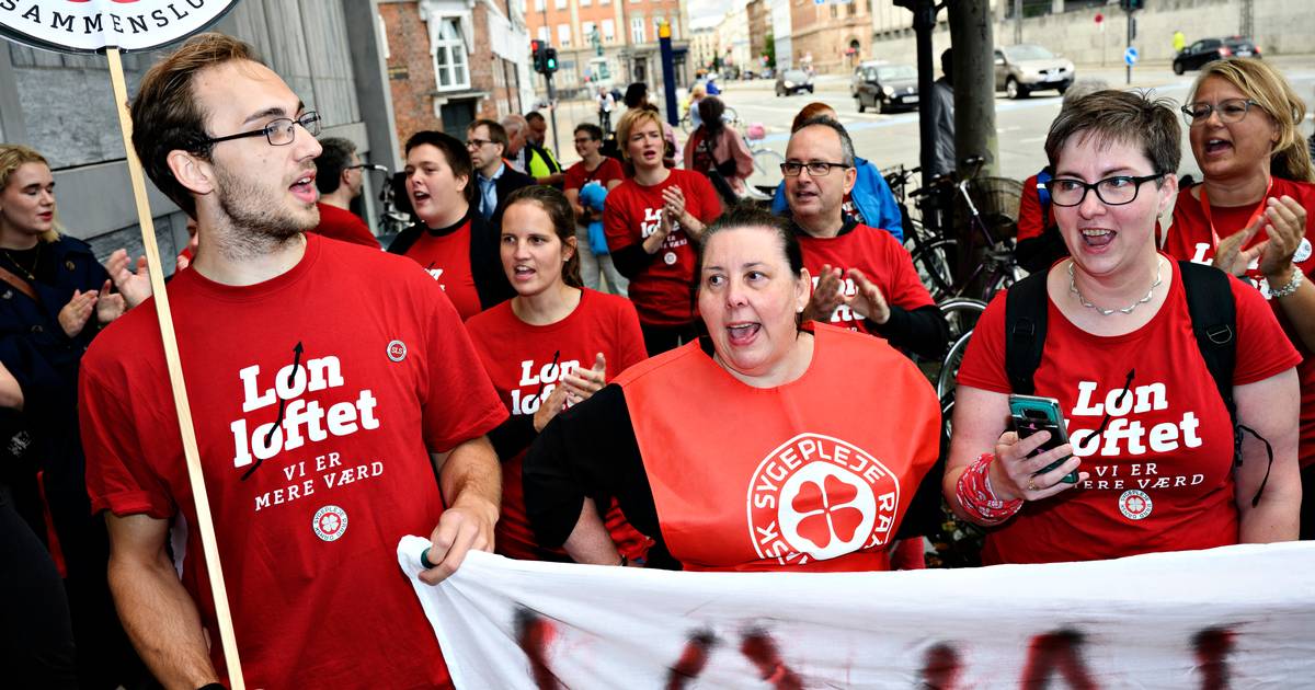 Flertal vil hastebehandle indgreb i sygeplejerskekonflikt - Jyllands-Posten