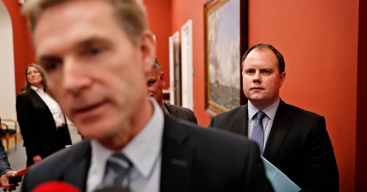 Martin Henriksen trodser reprimande i lukket DF-gruppe: »Jeg agter at ...