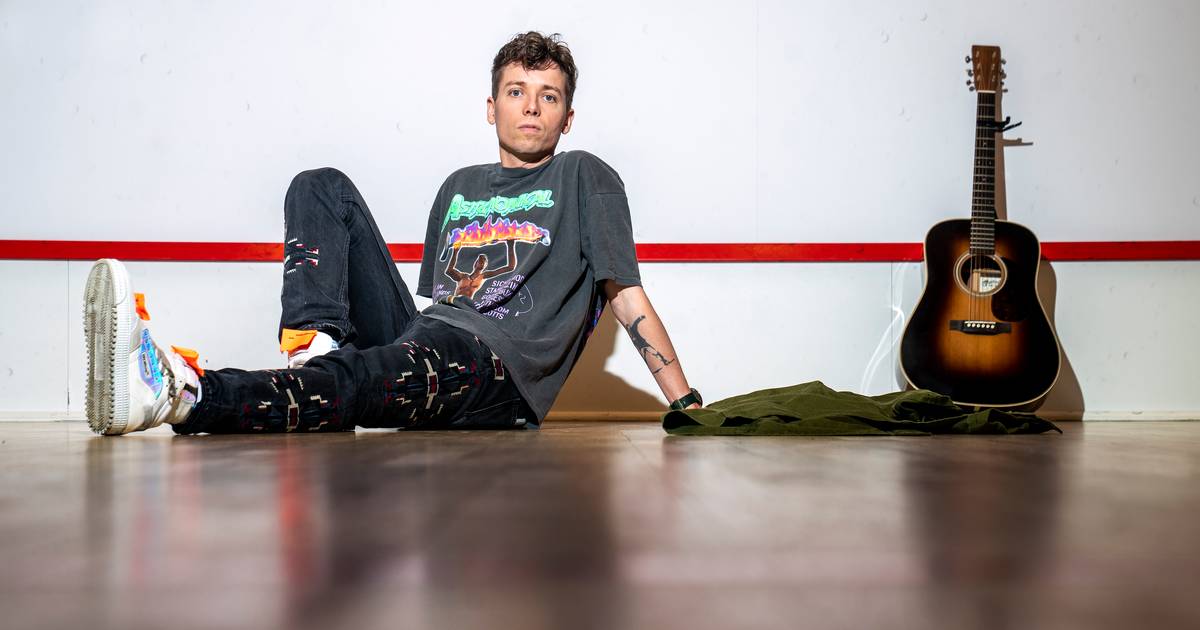 Han er en dygtig sanger og en dygtig guitarist, men hvor er musikken ...