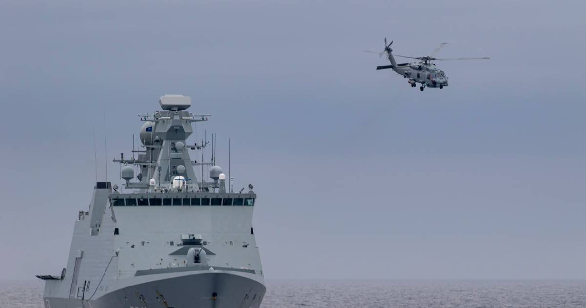 Den danske fregat "Esbern Snare" sejler ud for at bekæmpe pirater i ...