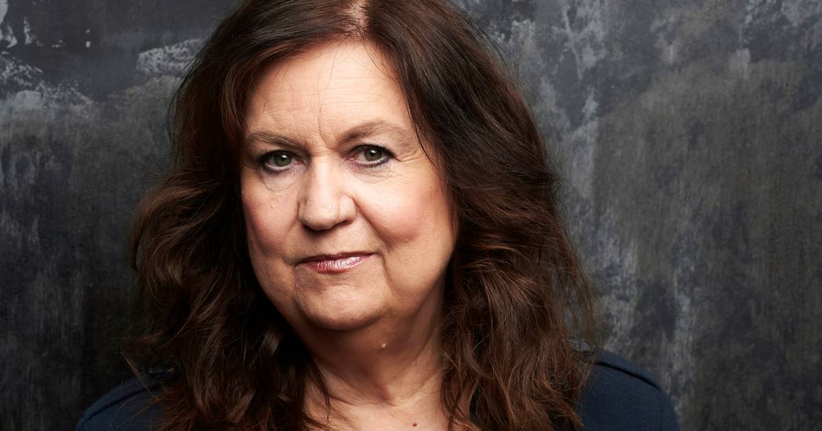 Disse 3 bøger bør ligge under træet, ifølge forfatter Maria Helleberg ...