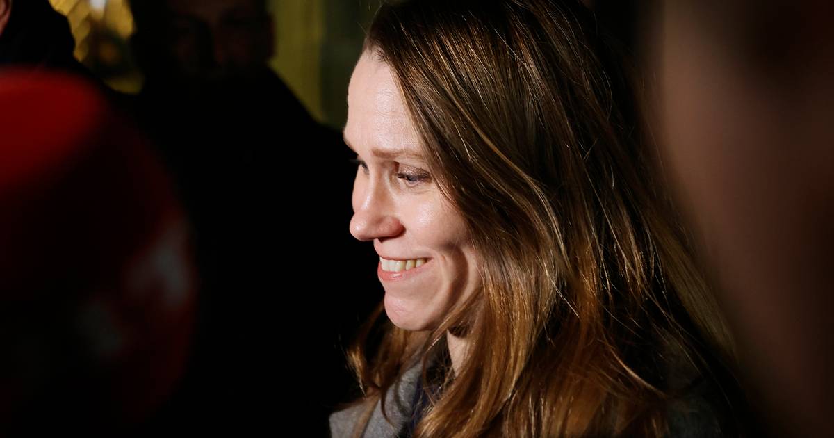 Ny sms sår tvivl om topchefs forklaring om slettede sms'er - Jyllands ...