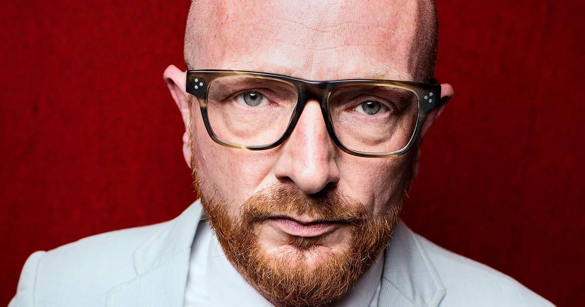 Mads Brügger er klichéen på en rødhåret. Men det arbejder han på. Siger ...