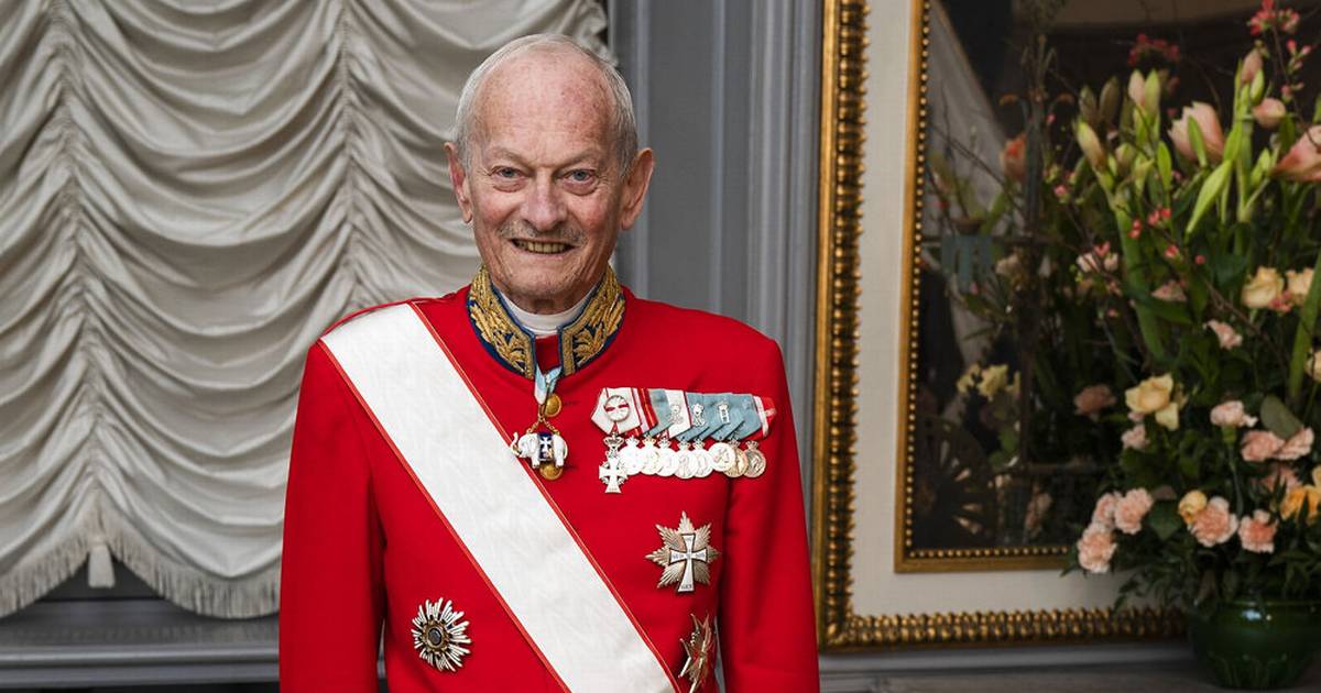 Han var med til at forme kronprinsen til kommende konge - Jyllands-Posten