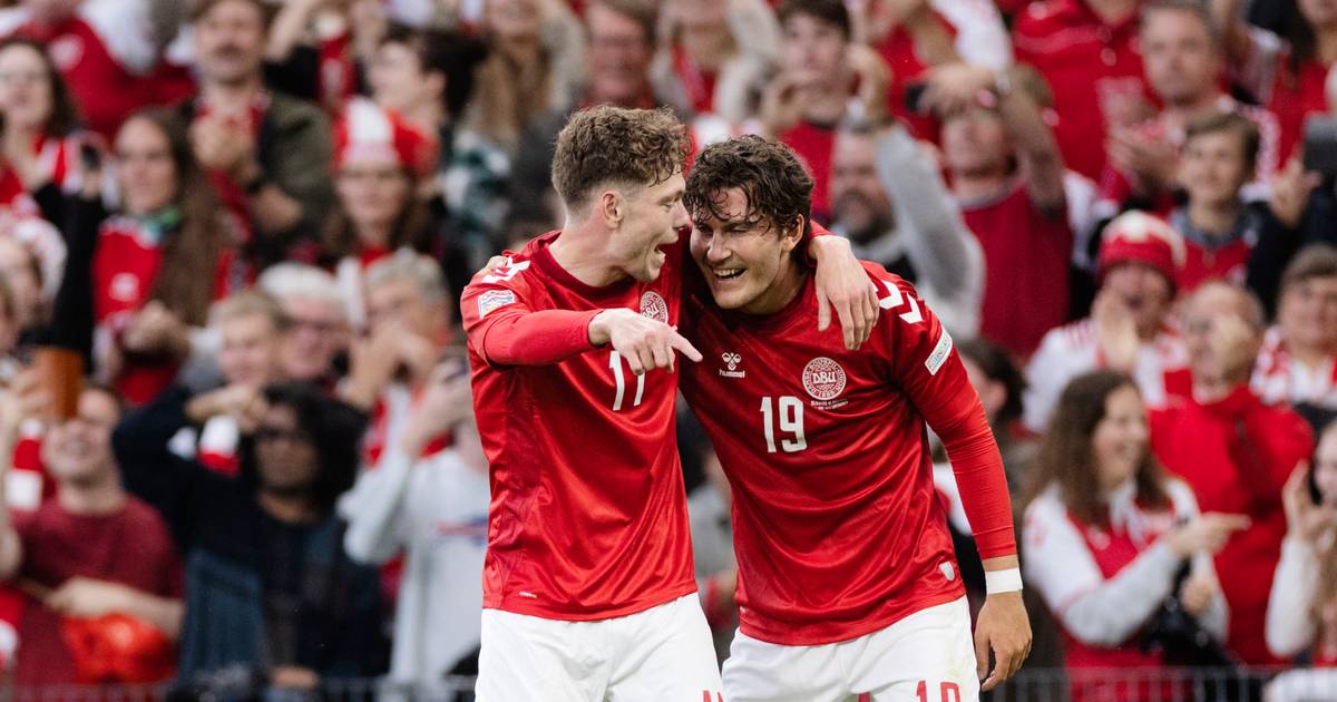 Det dér fodboldlandshold er de godt nok vilde med - Jyllands-Posten