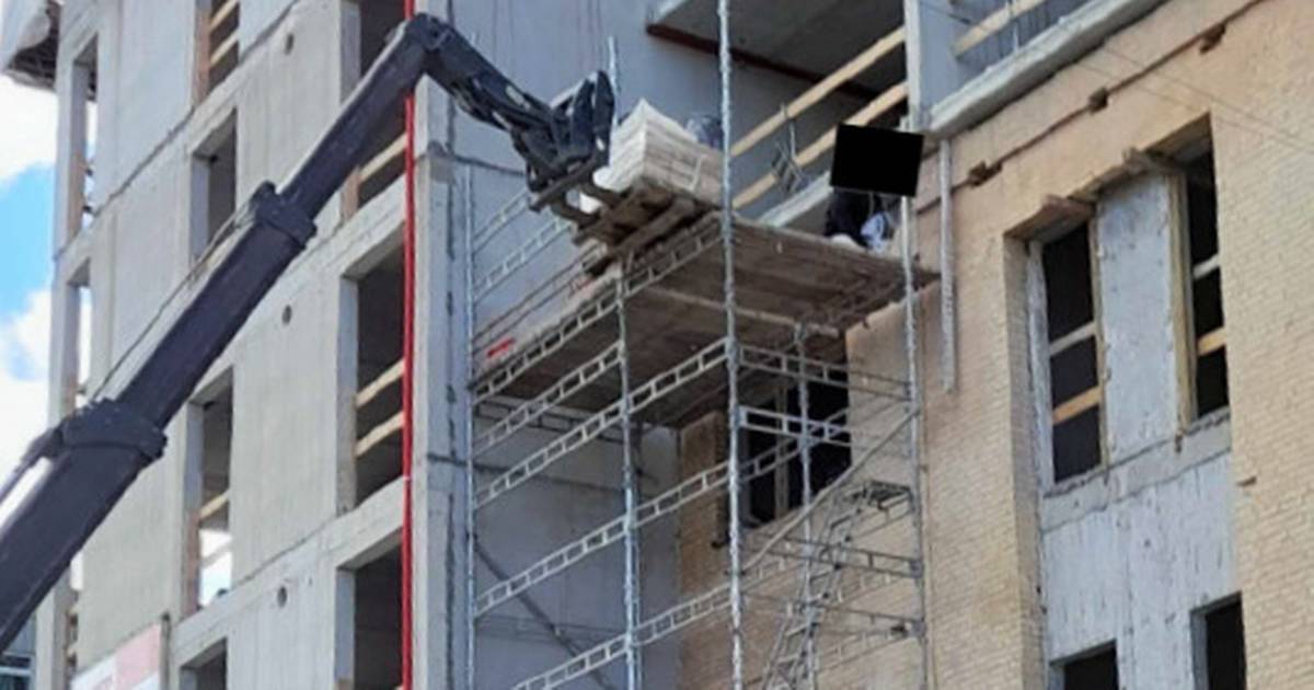 Ansat i »overhængende fare« for fald fra 10 meters højde - Jyllands-Posten