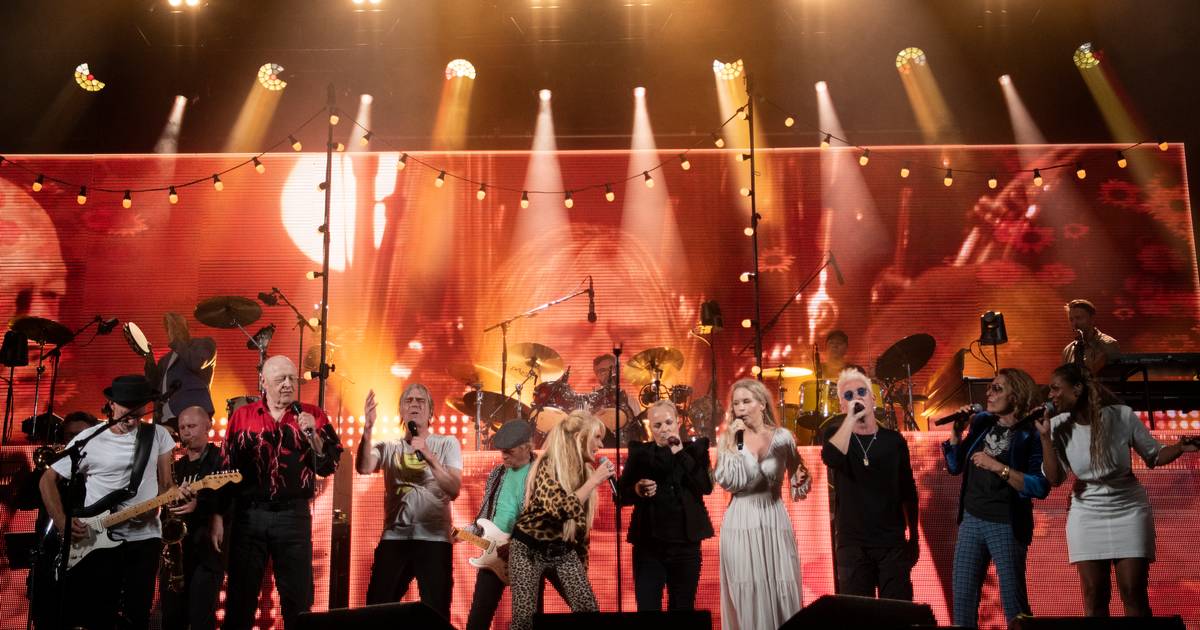 »Hold kæft, en dejlig aften,« råbte Peter A.G. »Det er en fornøjelse at ...