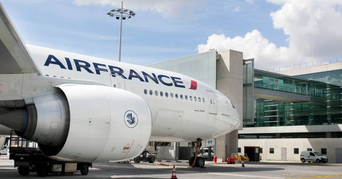 Air France sender piloter hjem efter slagsmål i cockpit - Jyllands-Posten Air France sender piloter hjem efter slagsmål i cockpit - Jyllands-Posten