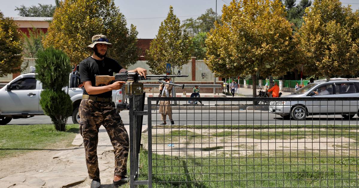 Russisk diplomat og vagt dræbt af bombe i Kabul - Jyllands-Posten