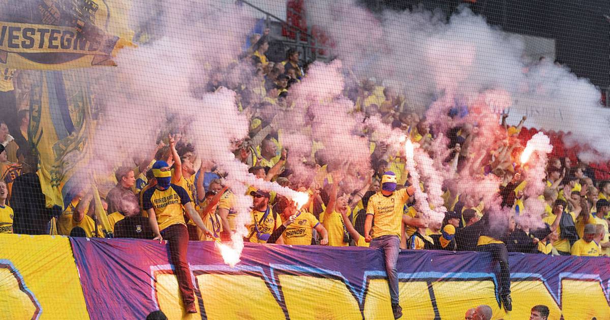 Tysk politi: FCK-fans angrebet af Brøndby-hooligans i Dortmund ...