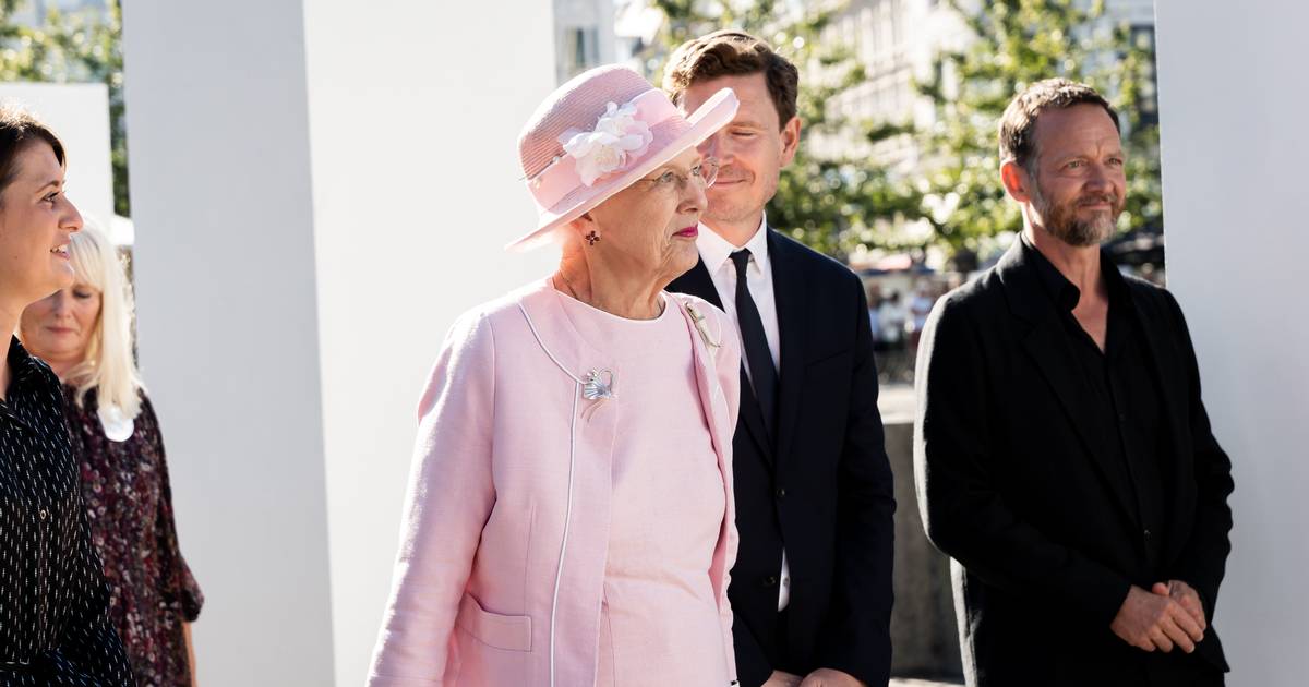 Dronning Margrethe tilpasser fejring efter britisk dronnings død ...