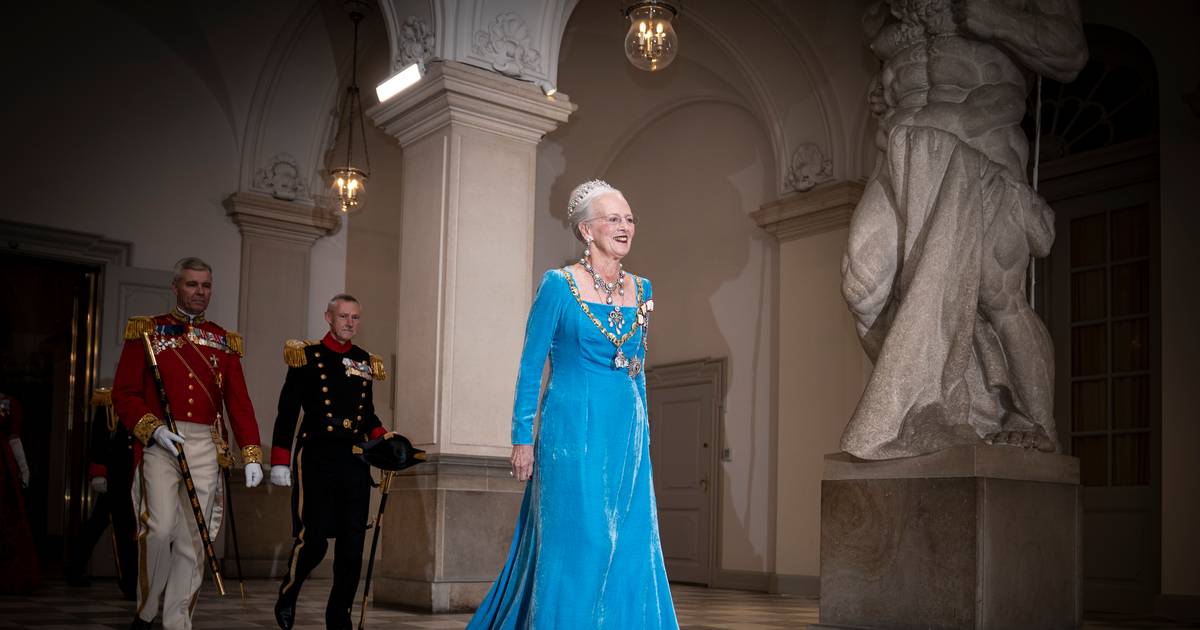 Dronningen har almindelige symptomer på covid-19 - Jyllands-Posten