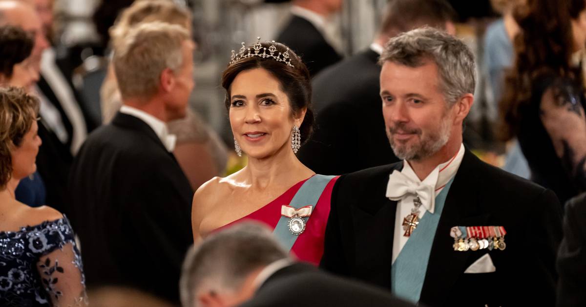 Mary kommenterer fratagelse af kongelige titler - Jyllands-Posten