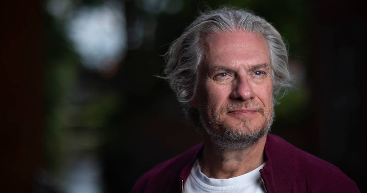 Henrik Dahl sender et knytnæveslag mod den herskende klasse - Jyllands ...