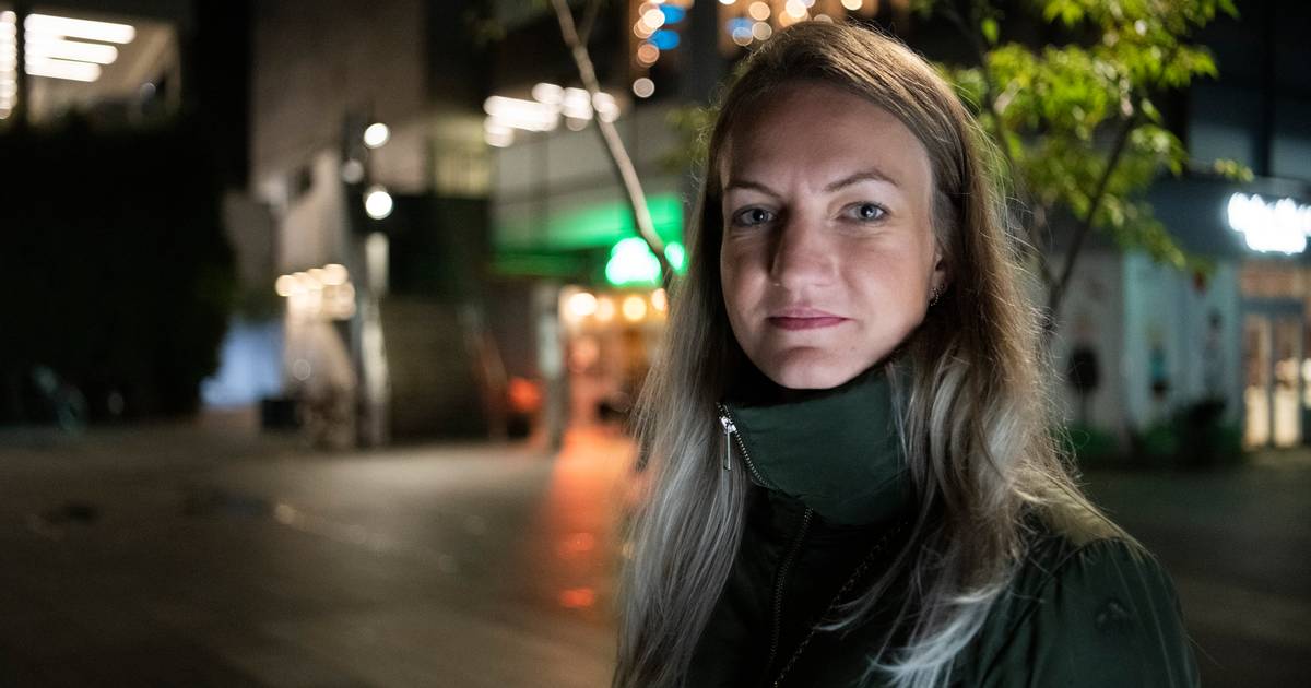 27-årige Cecilie Overgaard går ikke den direkte vej hjem efter mørkets ...