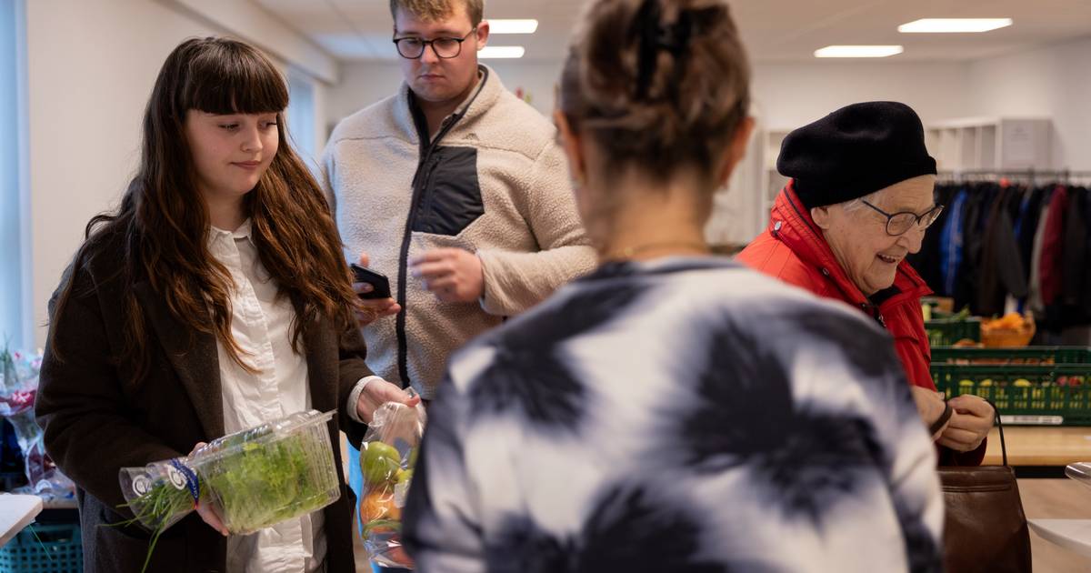 "Sociale supermarkeder" oplever kæmpe succes – i Herning står kunderne ...