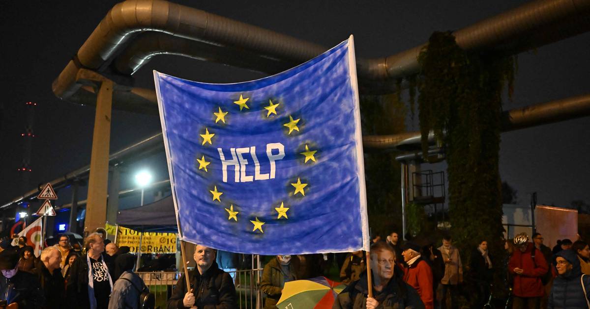 EU-Kommission vil give gældsplagede lande mere spillerum - Jyllands-Posten