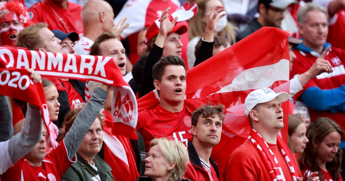 Udenrigsministeriet advarer fodboldfans: Undgå kærtegn og birkes i ...