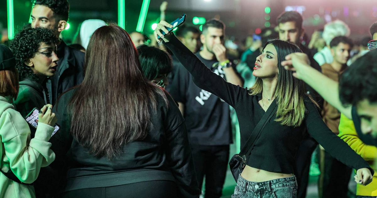 Saudi-Arabien vil være det næste Qatar. Og det sker med rave, konfetti ...