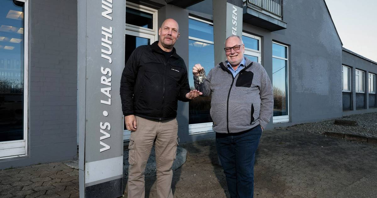 Efter næsten 40 år sælger Lars Juhl Nielsen forretningen - Jyllands-Posten