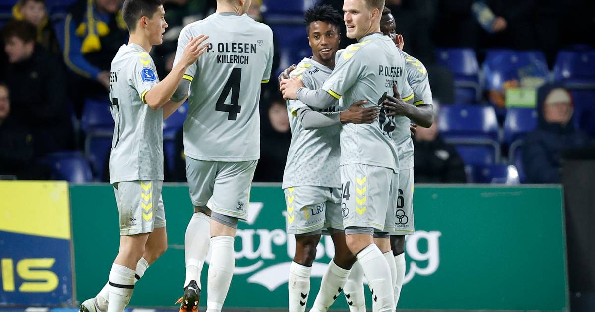 Søndagens fodboldkamp vil skrive historie: Udenlandsk trio hives ind