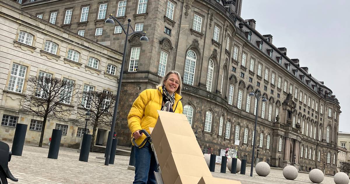 Samfundsdebattør råber vagt i gevær: Værn om dine friheder, før det er ...