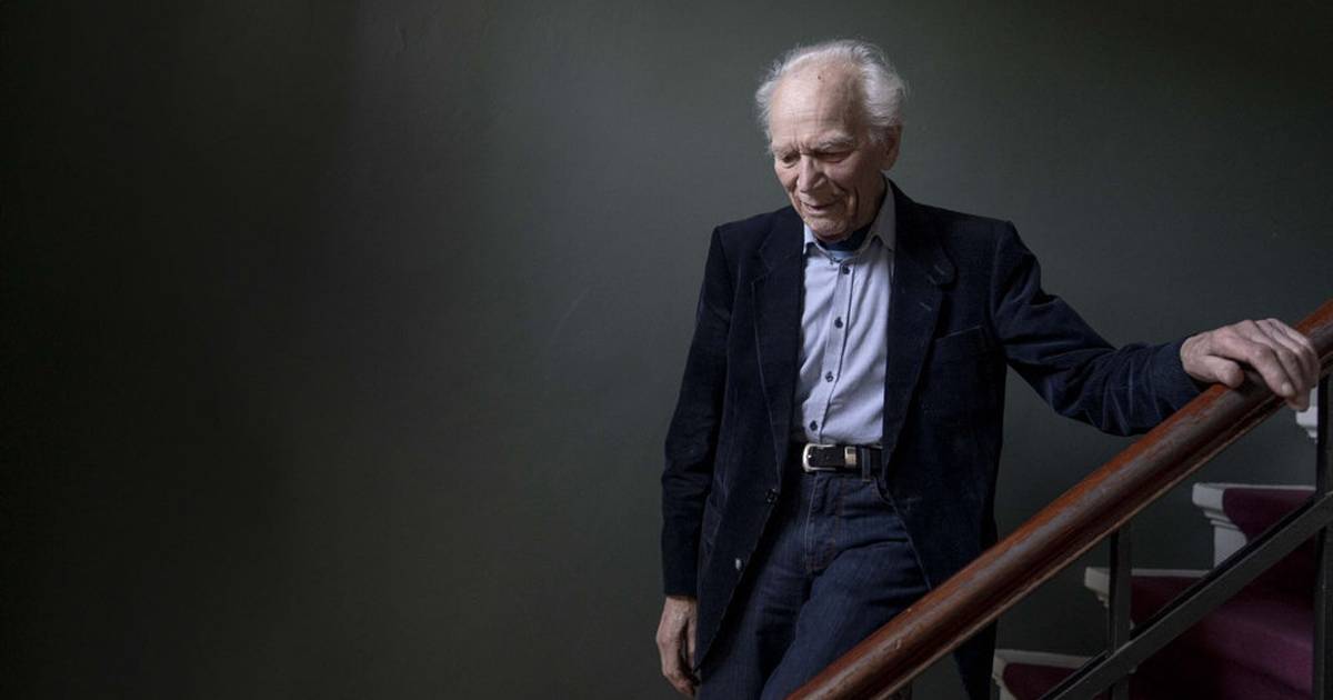 Holger Perforts karriere varede i 70 år - Jyllands-Posten