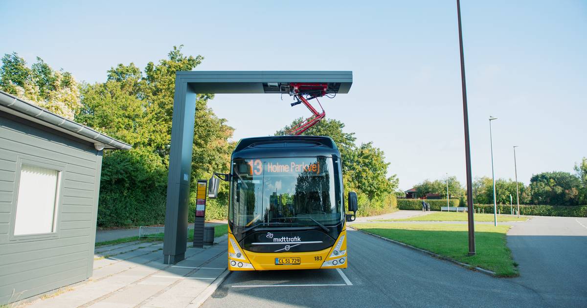 Ekspertudvalg skal gøre det nemmere at rejse med bus - Jyllands-Posten