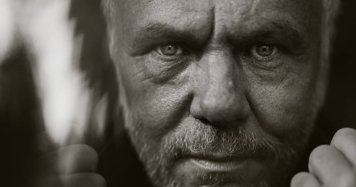 Jesper Stein er nået til et sted i sit liv, hvor han tænker, før han ...