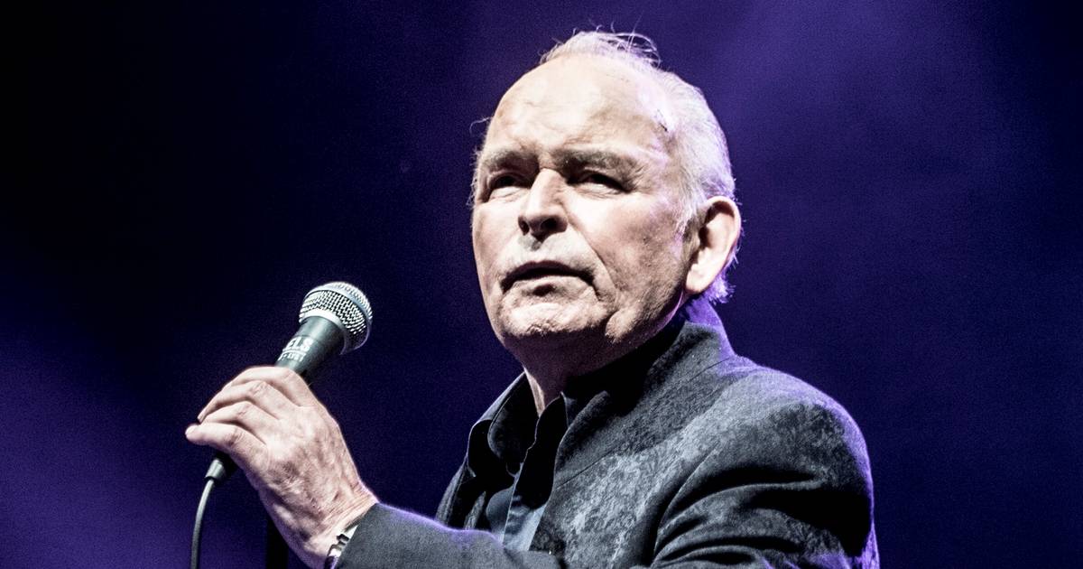 Manden, der ikke kunne holde sig fra scenen - Jyllands-Posten