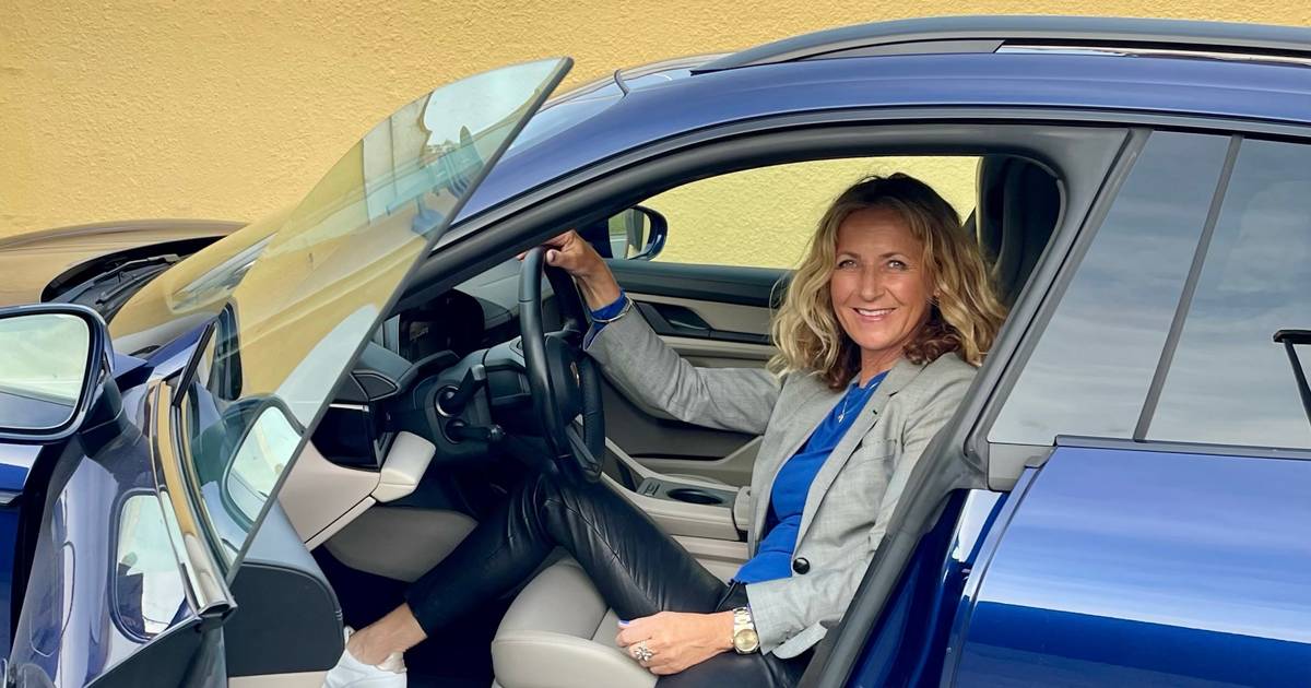 Garagen er fyldt med gamle drømmebiler: Nu har Susanne Steffensen taget ...