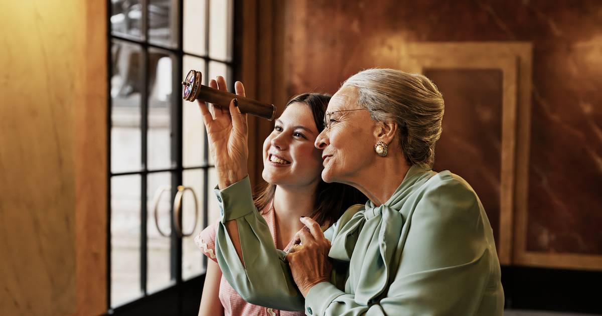 Ulla Henningsen har fulgt dronningen de sidste 70 år. Nu skal hun ...