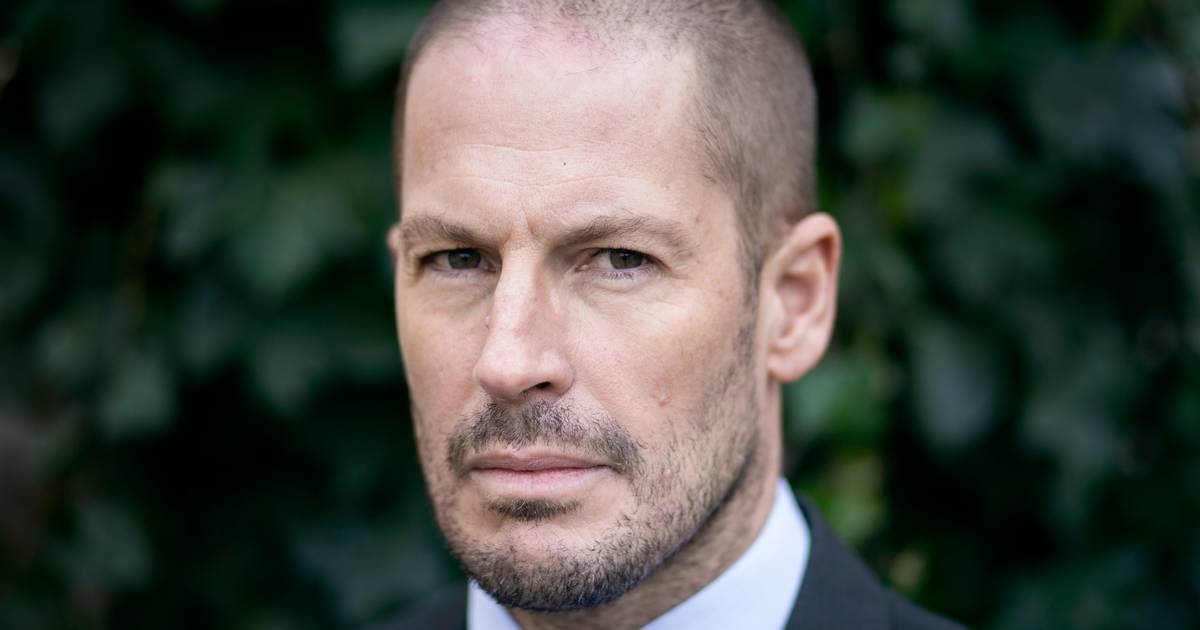 Niels Holcks advokat: »Nu må det her cirkus altså stoppe« - Jyllands-Posten