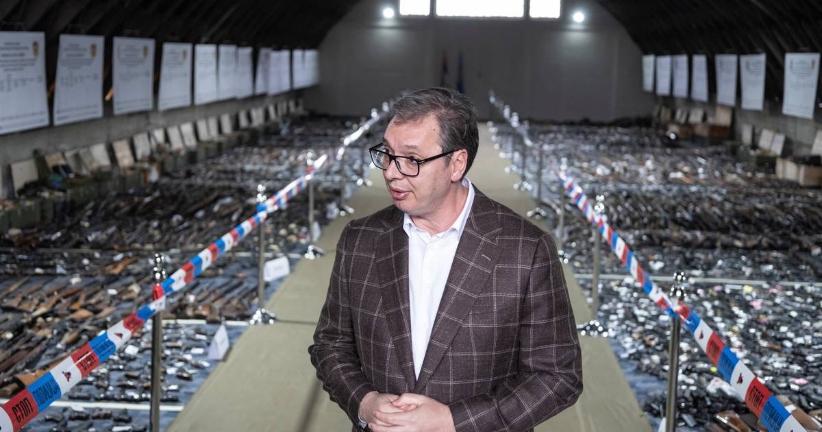 Serbisk politi får over 108.000 våben i frit lejde-aktion - Jyllands-Posten